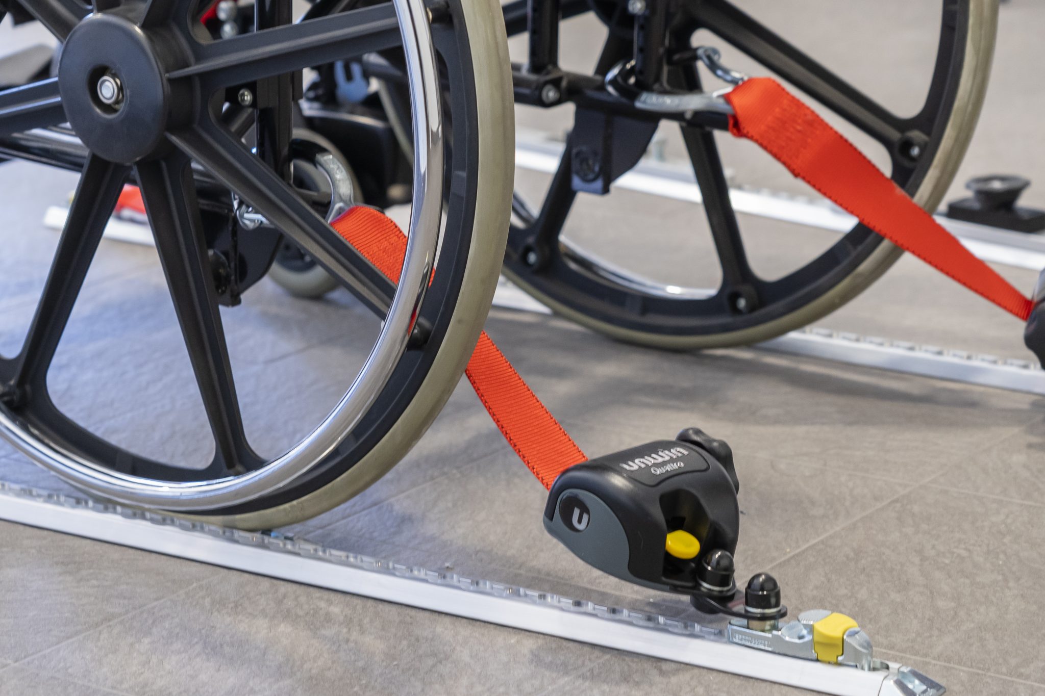 Sujeciones y railes - Hidral Gobel